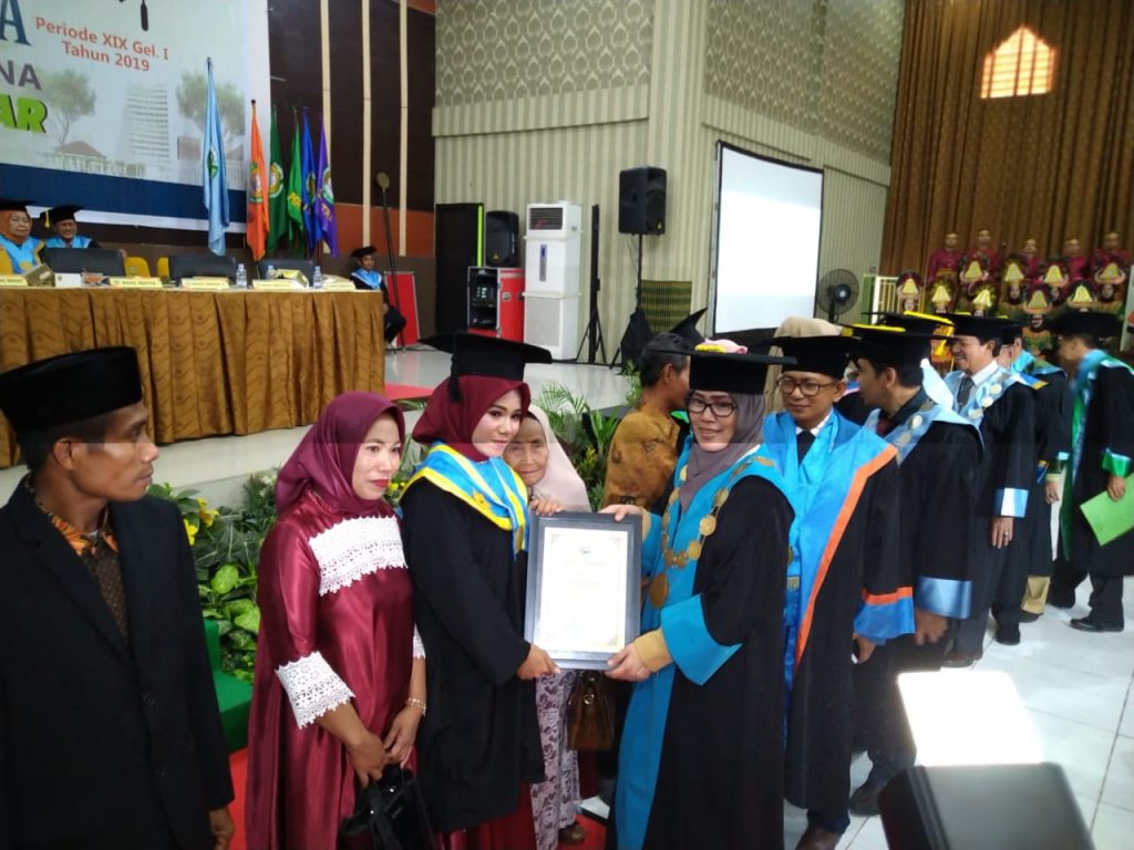 Mahasiswa FISIP UIM ini Jadi Lulusan Terbaik – Harian Sulsel